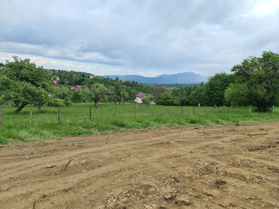 Teren de vanzare cu utilitati la strada in Bran-Predelut Predelut • OLX.ro