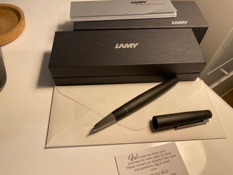 Stilou Lamy 2000 Poiana Tapului • OLX.ro