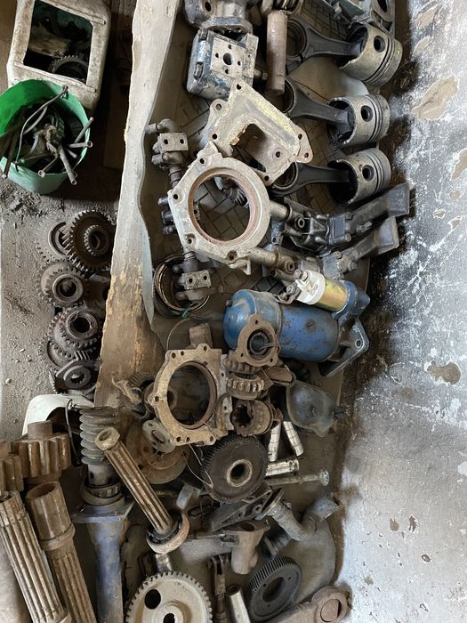 Vând piese tractor U445 Branceni • OLX.ro