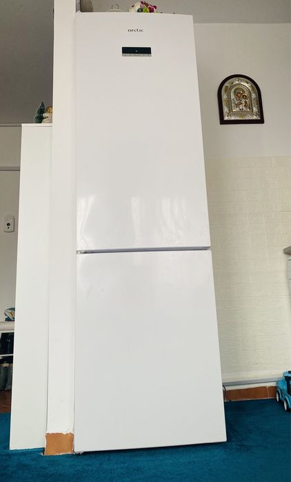 Frigider arctic, model nou, full no frost, cu ecran LCD Visan • OLX.ro