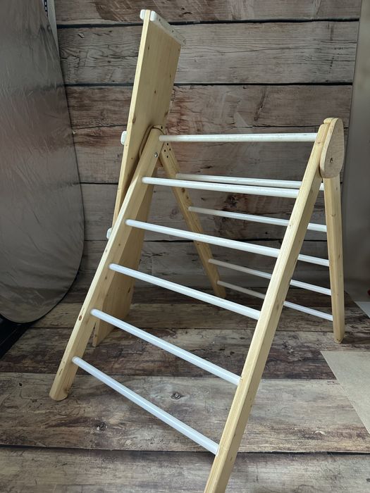 Triunghi pikler cu rampa de catarare din lemn, Montessori Targu-Mures ...