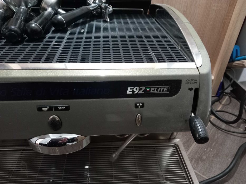 Expresor cafea Faema E92 Elite + rasnita Gradinari • OLX.ro