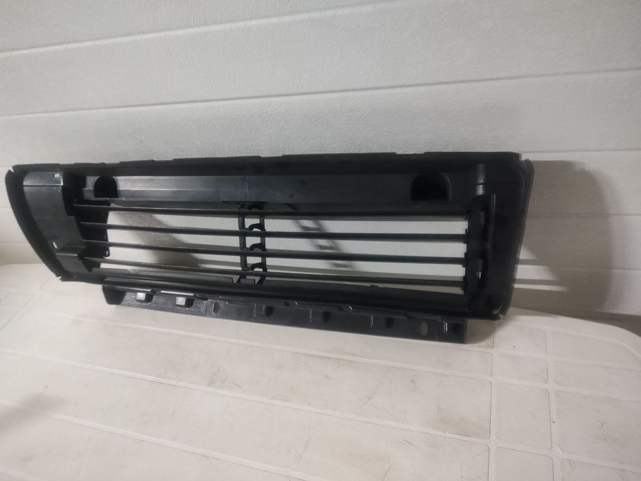 Volet, grila activa Dacia Duster 1.5 cu adblue cod 214F69647R Bascov ...