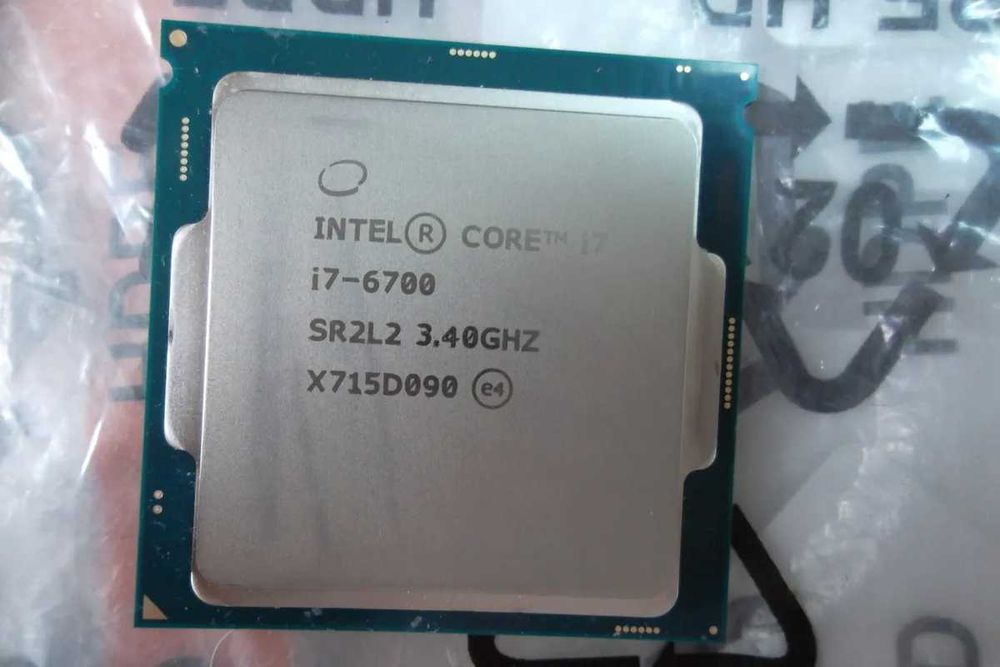 Processor Intel i7-7700 sau i7 7600 ,soket 1151 , ca noi Iasi • OLX.ro