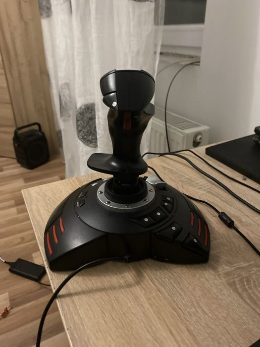 Joystick Thrustmaster T flight X Catelu • OLX.ro