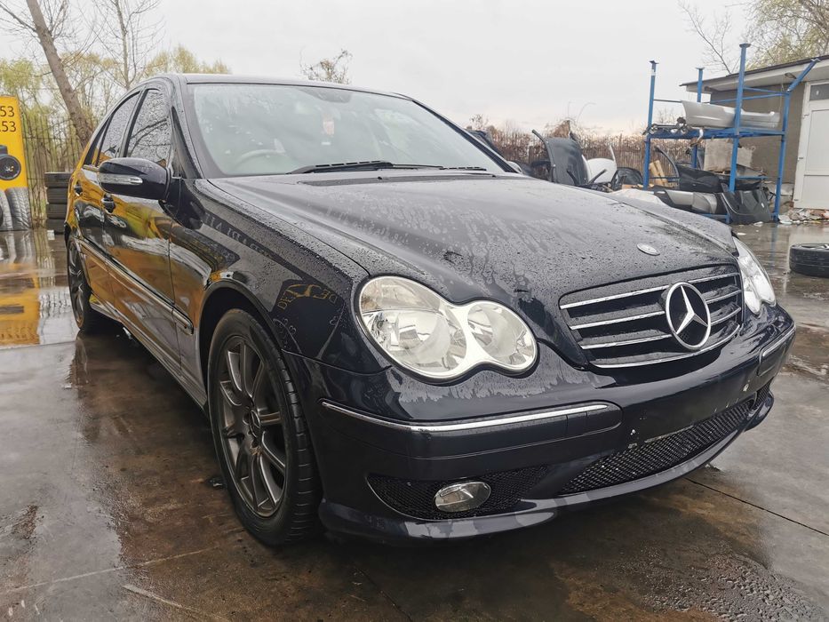 Dezmembrez mercedes w203 amg/bara fata amg/bara spate amg/far 203/ Targoviste • OLX.ro