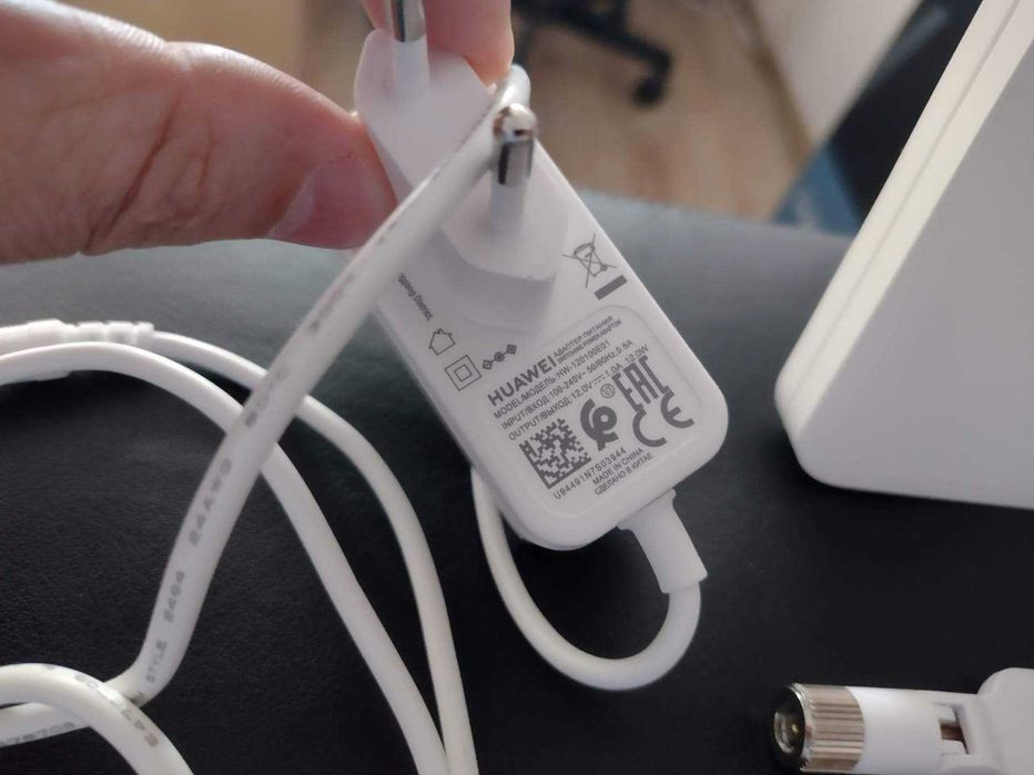 Router Huawei B530 cu SIM (incl. DIGI) si antena WiFi - 2.4 si 5 MHz ...