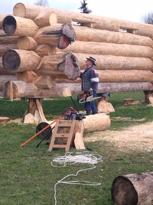 Case din busteni,case din lemn rotund lucrat manual Miercurea-Ciuc • OLX.ro