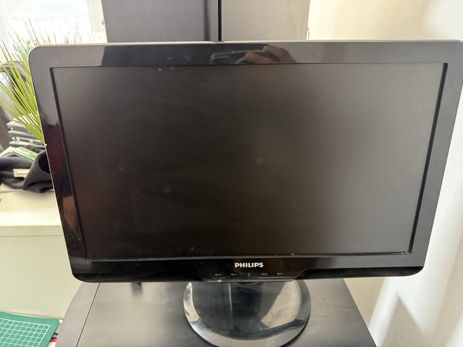 Monitor 19 inch LCD Philips Medgidia • OLX.ro