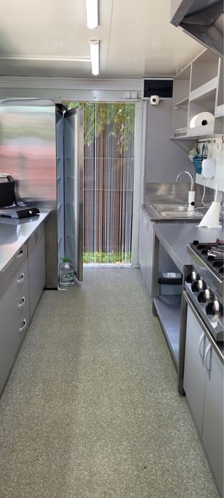 Rulota tip foodtruck Tecuci • OLX.ro