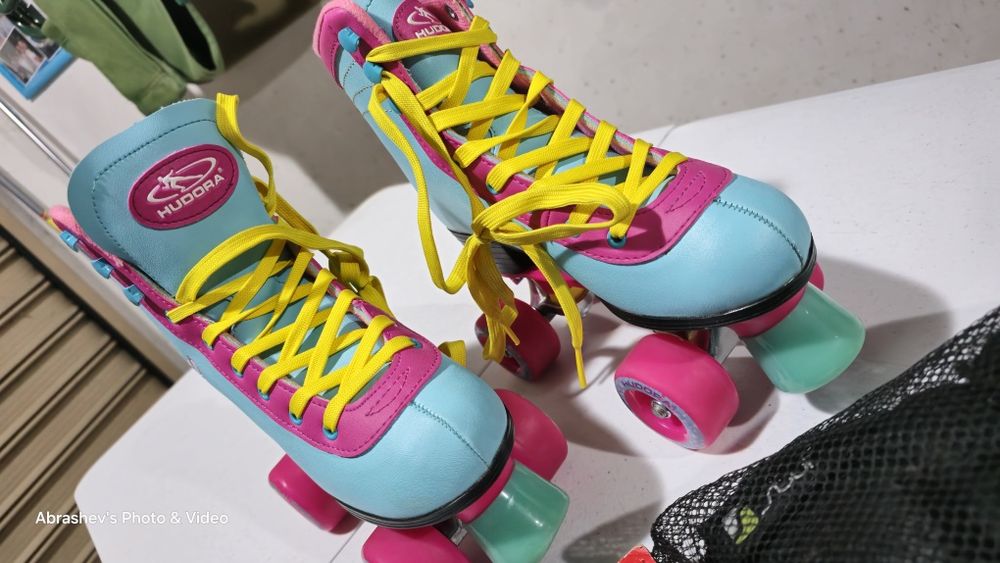 Ролкови кънки Hudora No. 35-36 (като нови) + комплект протектори гр. Пловдив Южен • OLX.bg