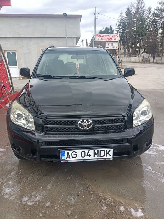 De vânzare Toyota RAV4 Campulung • OLX.ro