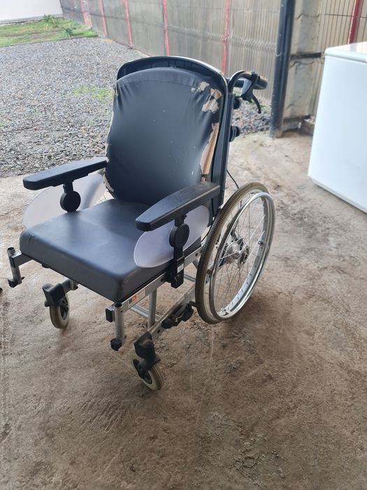 Scaun cu rotile pentru persoane cu dizabilitati Satu Mare • OLX.ro