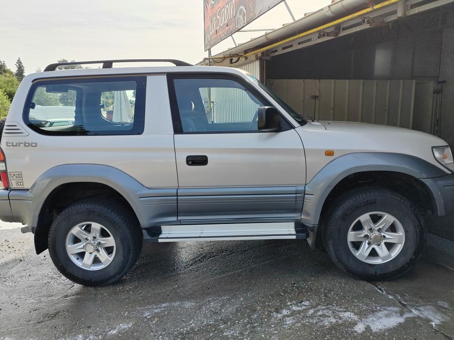 Vând utilitara Toyota Land Cruiser j 90 Curtea de Arges • OLX.ro