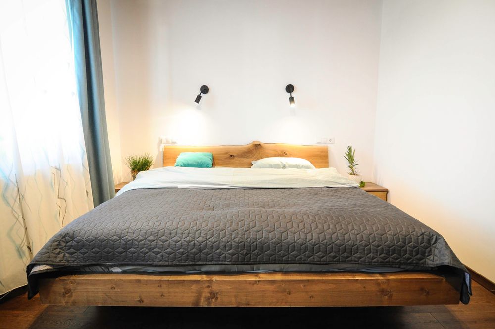 Pat din grinzi, lemn masiv, rustic, model Agnes Chirileu • OLX.ro