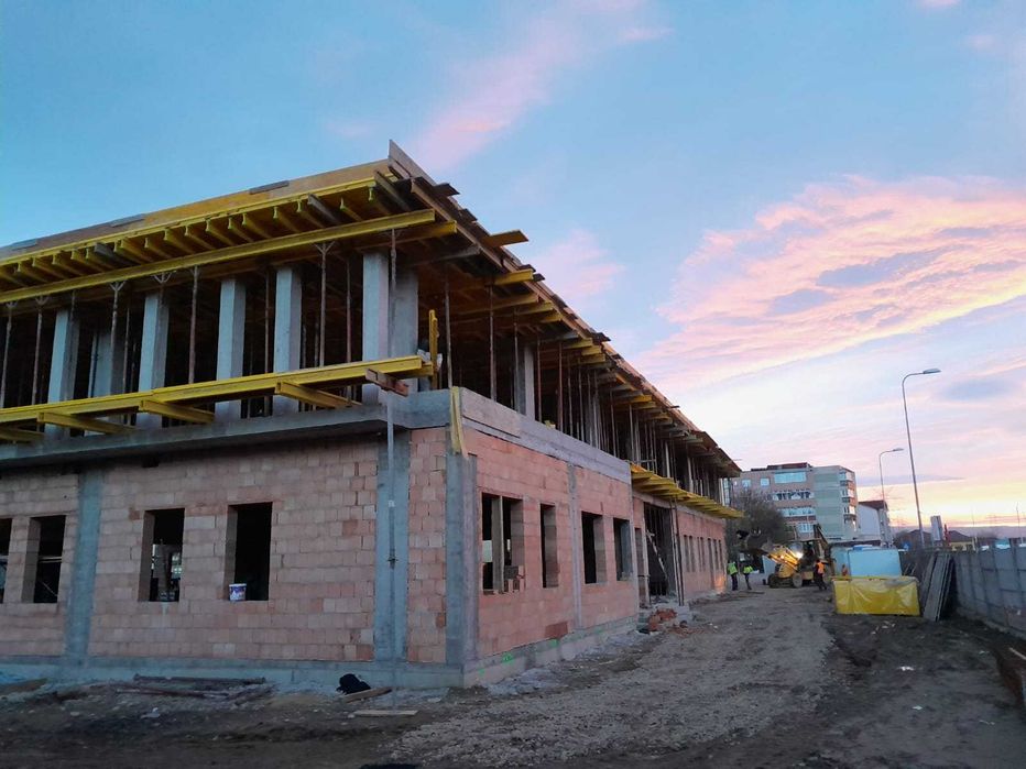 Inchiriem cofraj pentru placa tavan Sfantu Gheorghe • OLX.ro