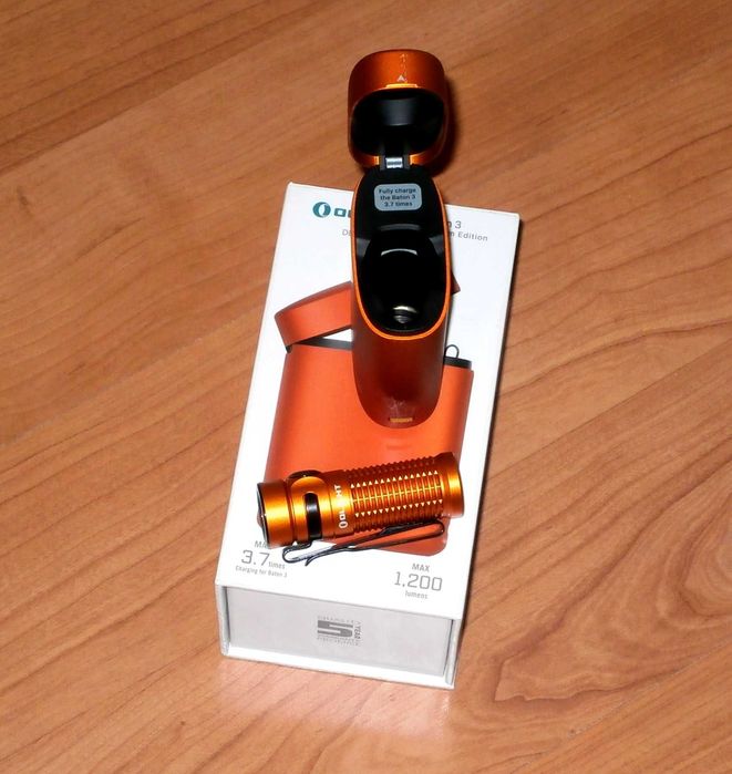 Olight Baton 3 Premium Orange Limited Edition editie limitata in cutie ...