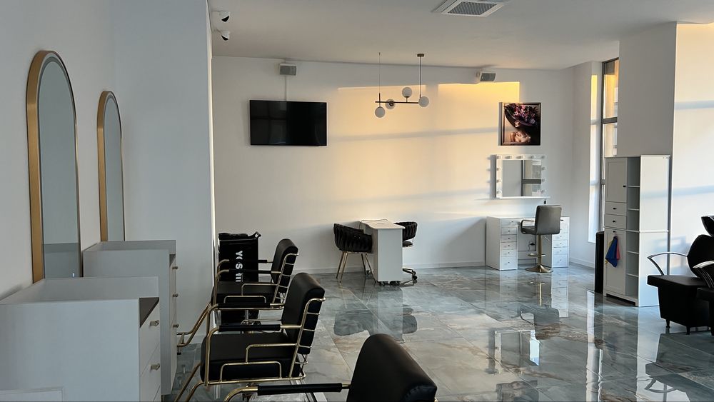 Inchiriere post de lucru coafor, frizerie, makeup Bacau • OLX.ro