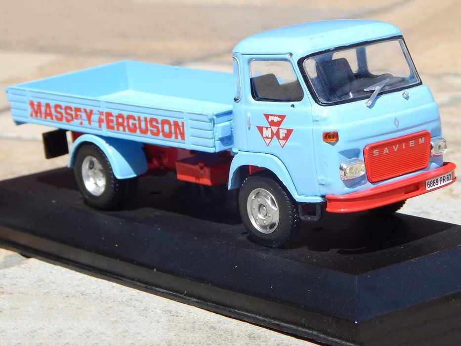 Macheta camion Renault Saviem SG5 sc 1:43 cu postament Bucuresti ...