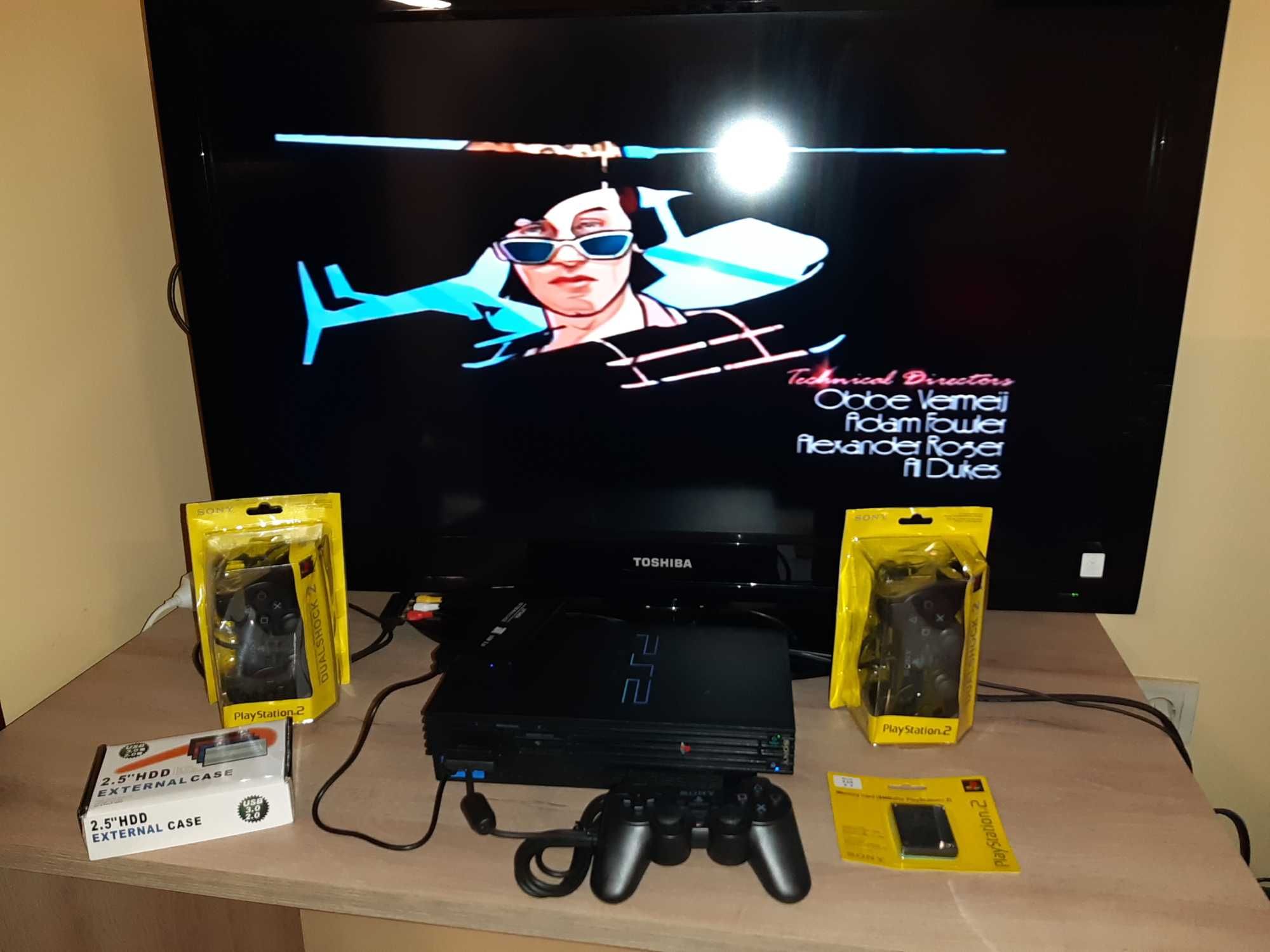 Плейстейшън 2 PS2 пълен комплект с 2бр. джойстик и 70 игри хард диск гр ...