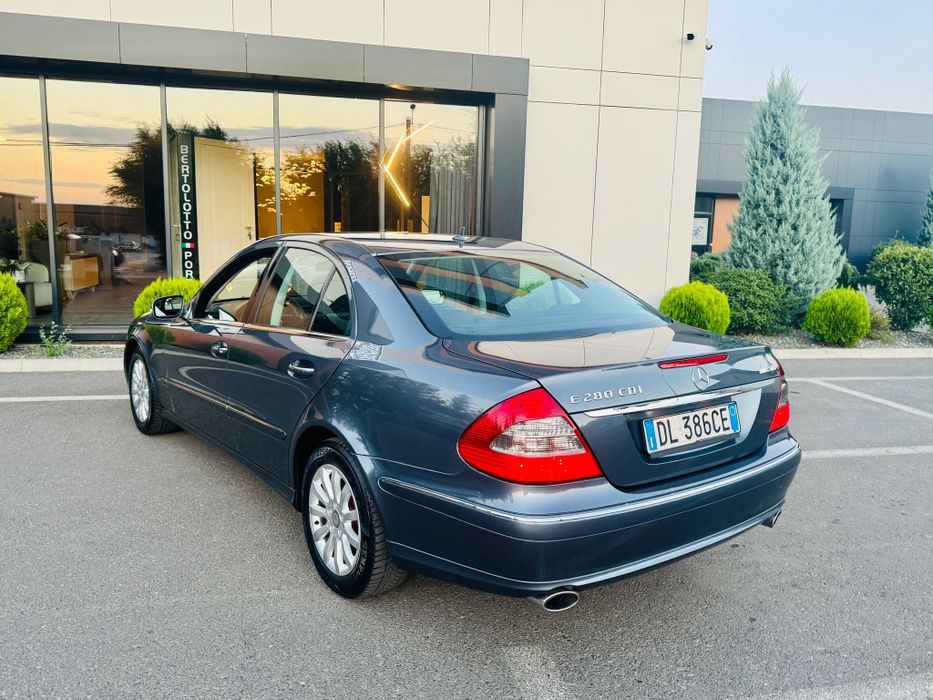 Elegant 3 5 L V6 Mercedes Photos
