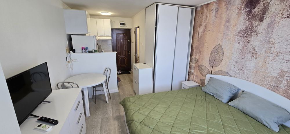 Garsoniera zona Far mobilat utilat cu vedere la mare Constanta • OLX.ro