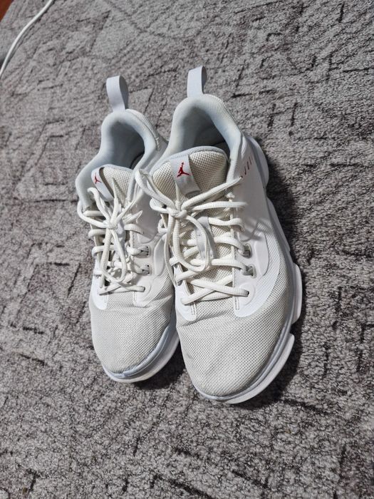 Jordan Impact albi Bucuresti Sectorul 2 • OLX.ro