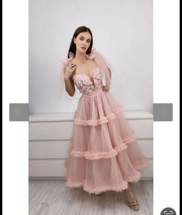 Rochie trei sferturi,roz din tull Ghimes • OLX.ro