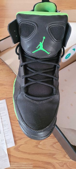 Adidasi Jordan nike aproape noi Brasov • OLX.ro