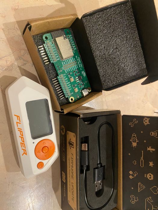 Flipper Zero + WiFi Developer модул гр. Пловдив Кючук Париж • OLX.bg