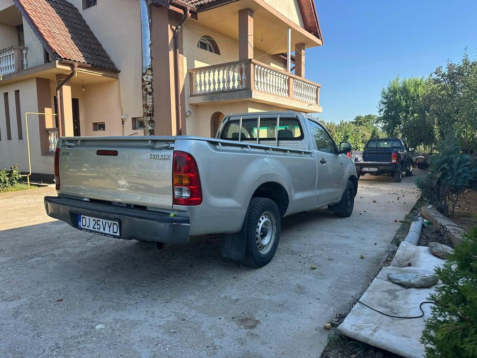 Toyota Hilux 4x2 Diesel,2 locuri,Autoutilitara Cosoveni • OLX.ro