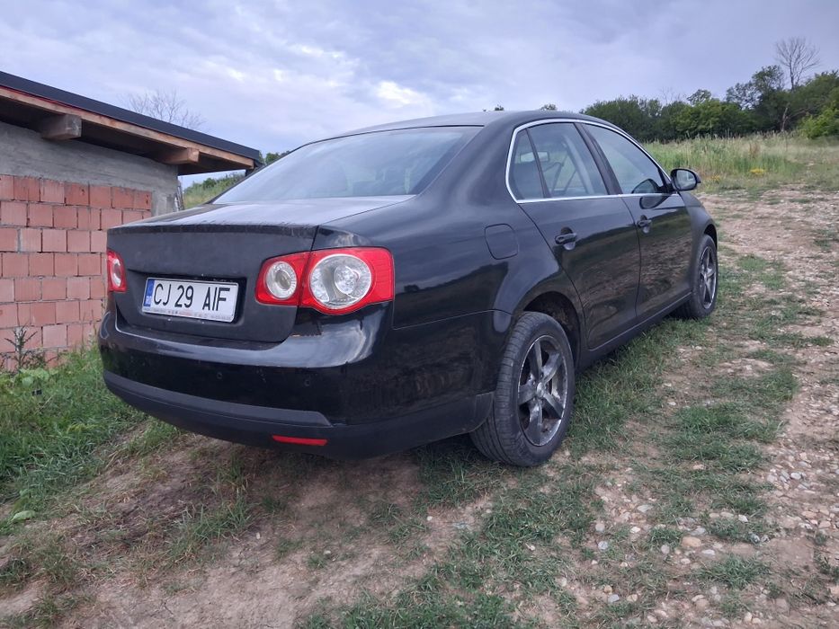 VW Jetta 2005, motor 2.0tdi - defect turbo! Oradea • OLX.ro