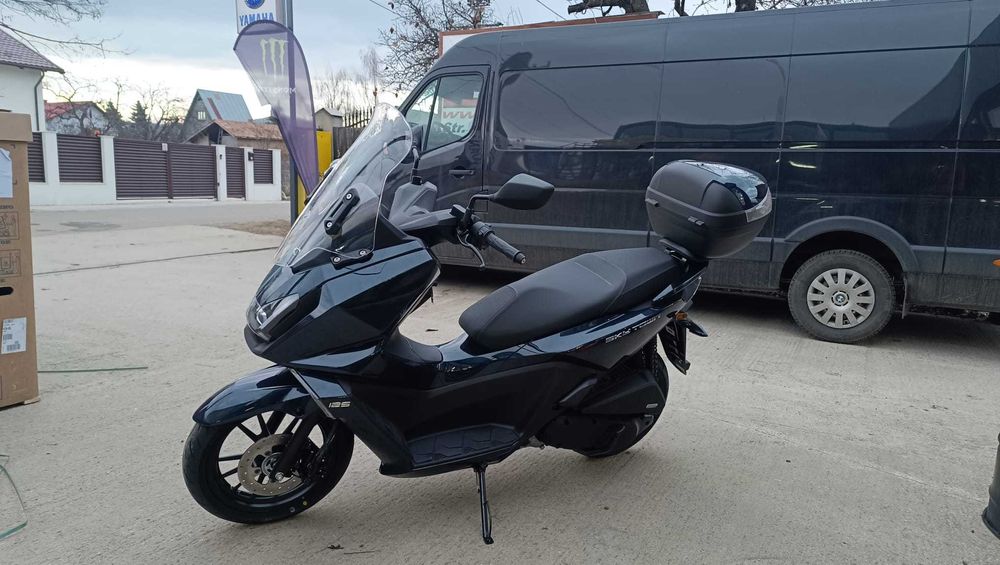 Scuter Kymco SkyTown 125i ABS -se conduce cu B-stoc EST BIKE Campina ...