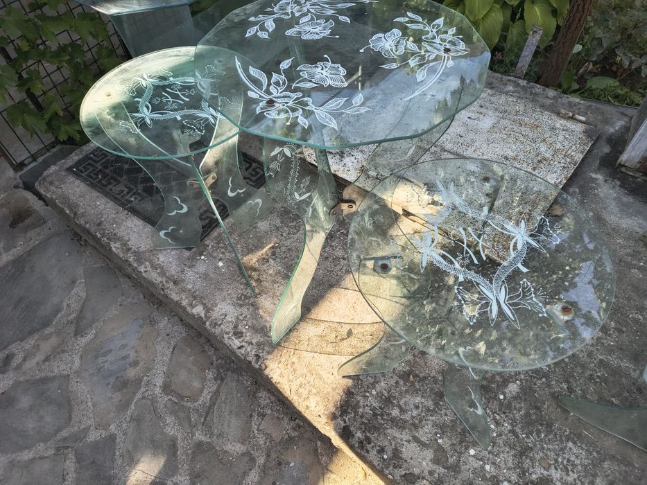 Trei Mese din sticla Buzau • OLX.ro