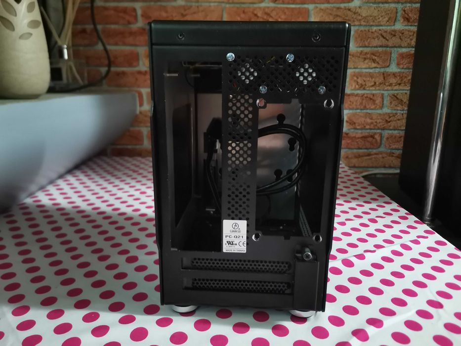 Carcasa PC Mini ITX Lian Li PC-Q21 Aluminiu Black. Bucuresti Sectorul 4 ...