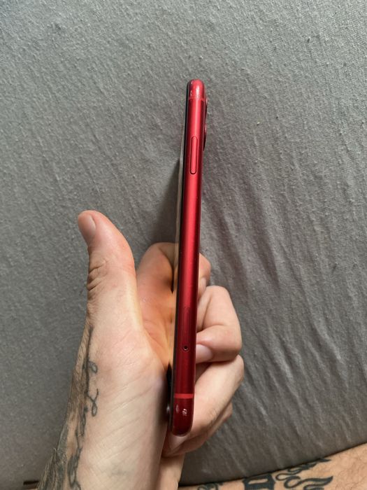 Iphone 11 product red Iasi • OLX.ro
