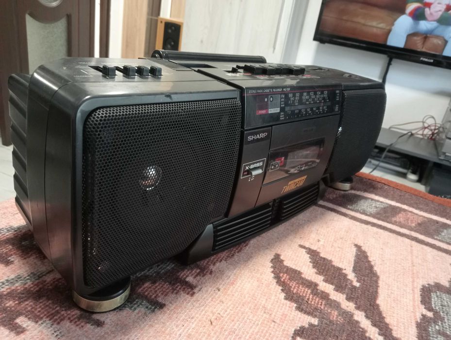 Radio casetofon SHARP Dublu. Vintage Braila • OLX.ro