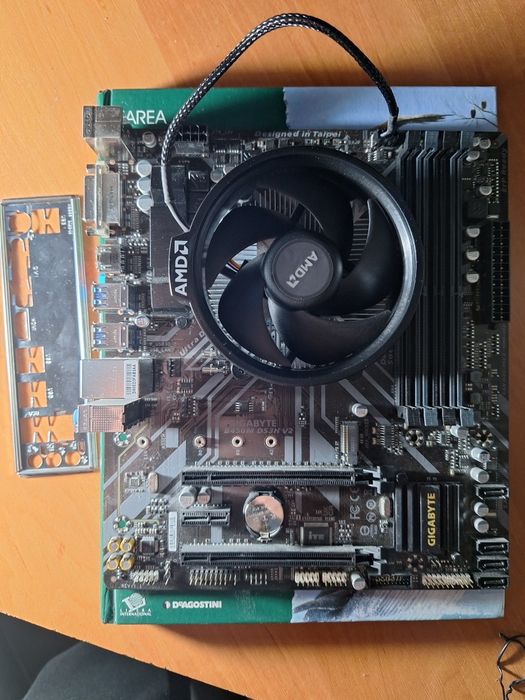 Kit Ryzen 5 5500, Gigabyte B450M DS3H V2 Iasi • OLX.ro