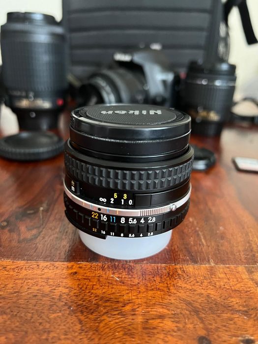 Vând Nikon D3500 Kit Complet ( 4 obiective) Dosu Bricii • OLX.ro