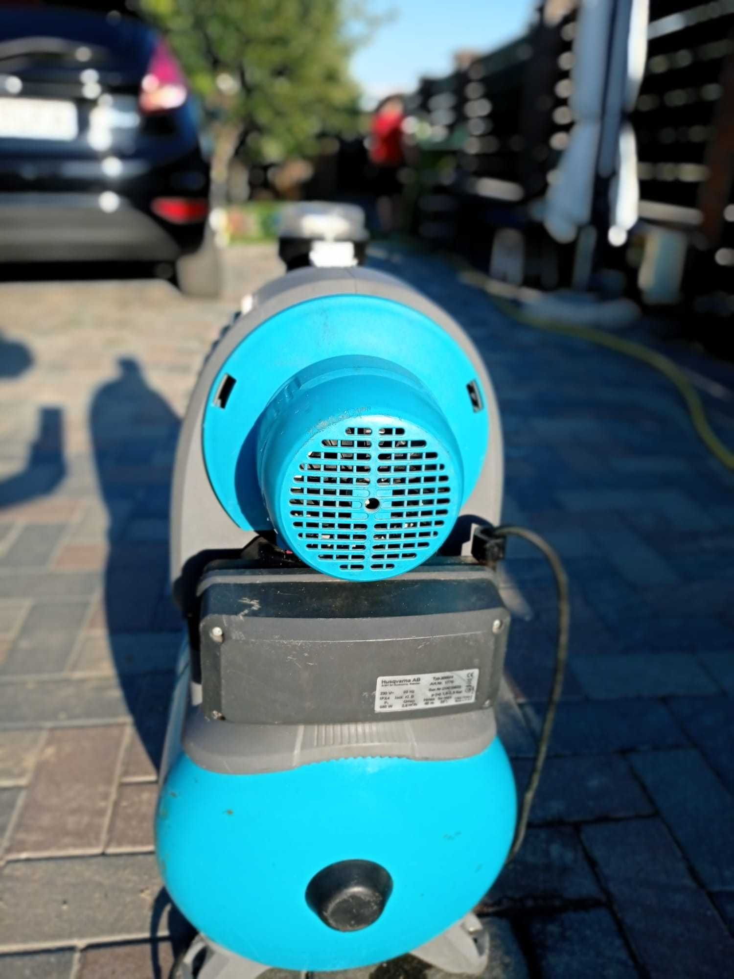 Gardena 3000/ 4. Buzau • OLX.ro