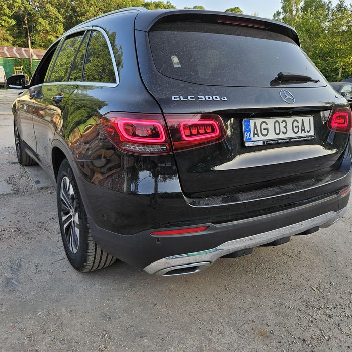 Mercedes GLC 300d 2020 / 245 cp / usor avariat lovit Bucuresti Sectorul ...
