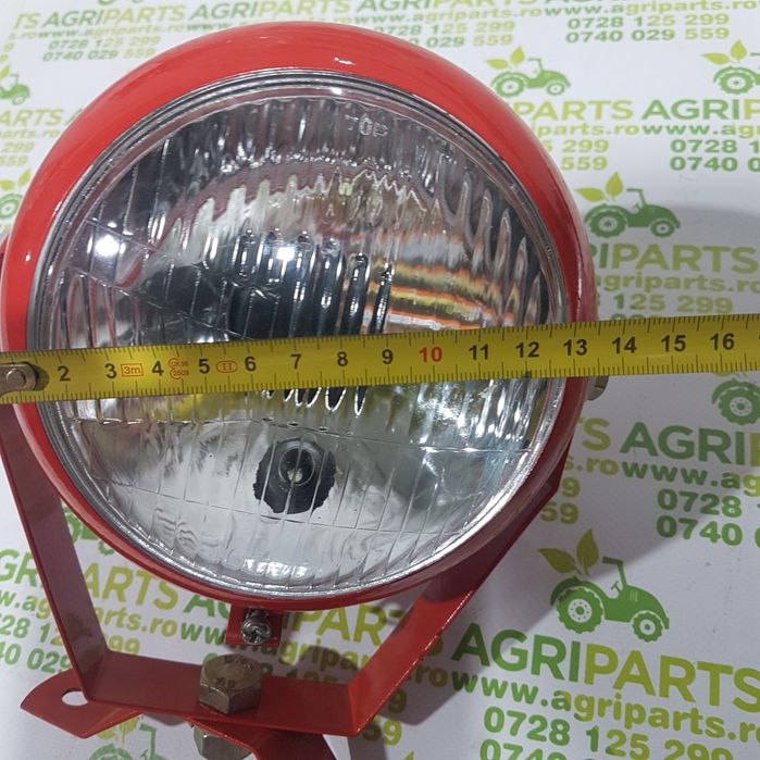 Proiector cu intrerupator pentru tractorare Bacau • OLX.ro