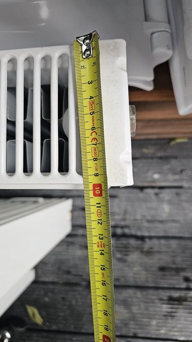 Vand 3 calorifere din otel Valea Adanca • OLX.ro