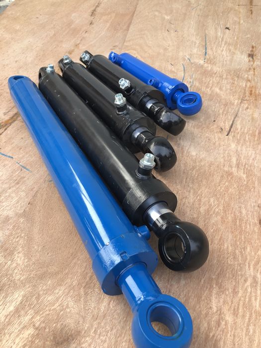 Cilindru hidraulic macara girafa ,incarcator frontal,cupa Pitesti • OLX.ro