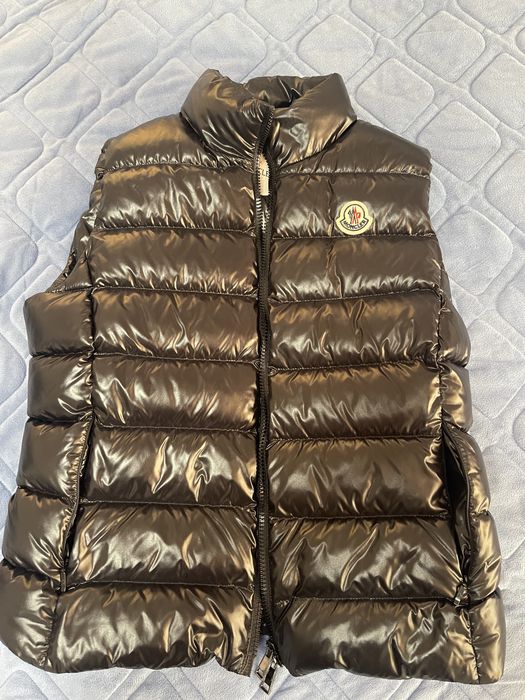 Vesta Moncler Nr.2(M) Originala purtata o singura data Constanta • OLX.ro