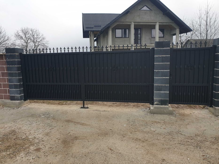 Execut pe comanda garduri,porti,balustrade...confectii metalice usoare ...