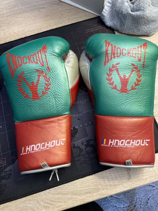 Manusi de box El cucuy de vanzare ' Anunturi ' OLX.ro