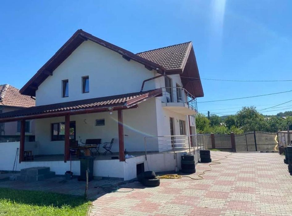Vând casa +curte Ramnicu Valcea • OLX.ro