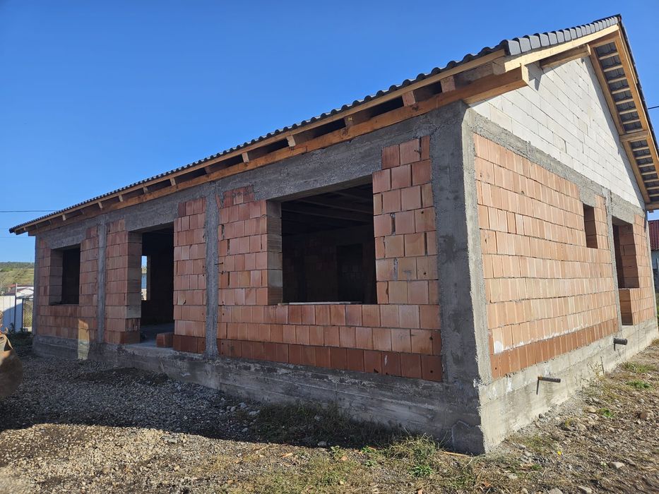 Casa de vanzare Str.Nucului Alesd Alesd • OLX.ro