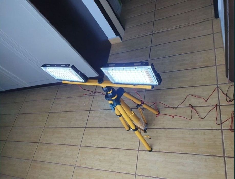 Set 2 reflectoare 12v-50w + stativ telescopic, ideal camping,pescuit ...